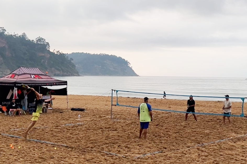 ¡Qué bonito es celebrar un torneo en Rodiles! - Beach Tennis Gijón